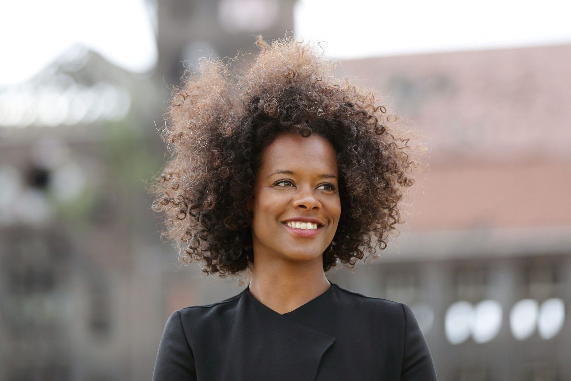 Ep. 21: Denise M’Baye (SEN/ IDN): Fehlende Wurzeln, schmerzhafte ...